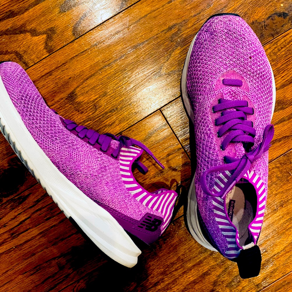 New Balance Foam Running Shoes. - Gem